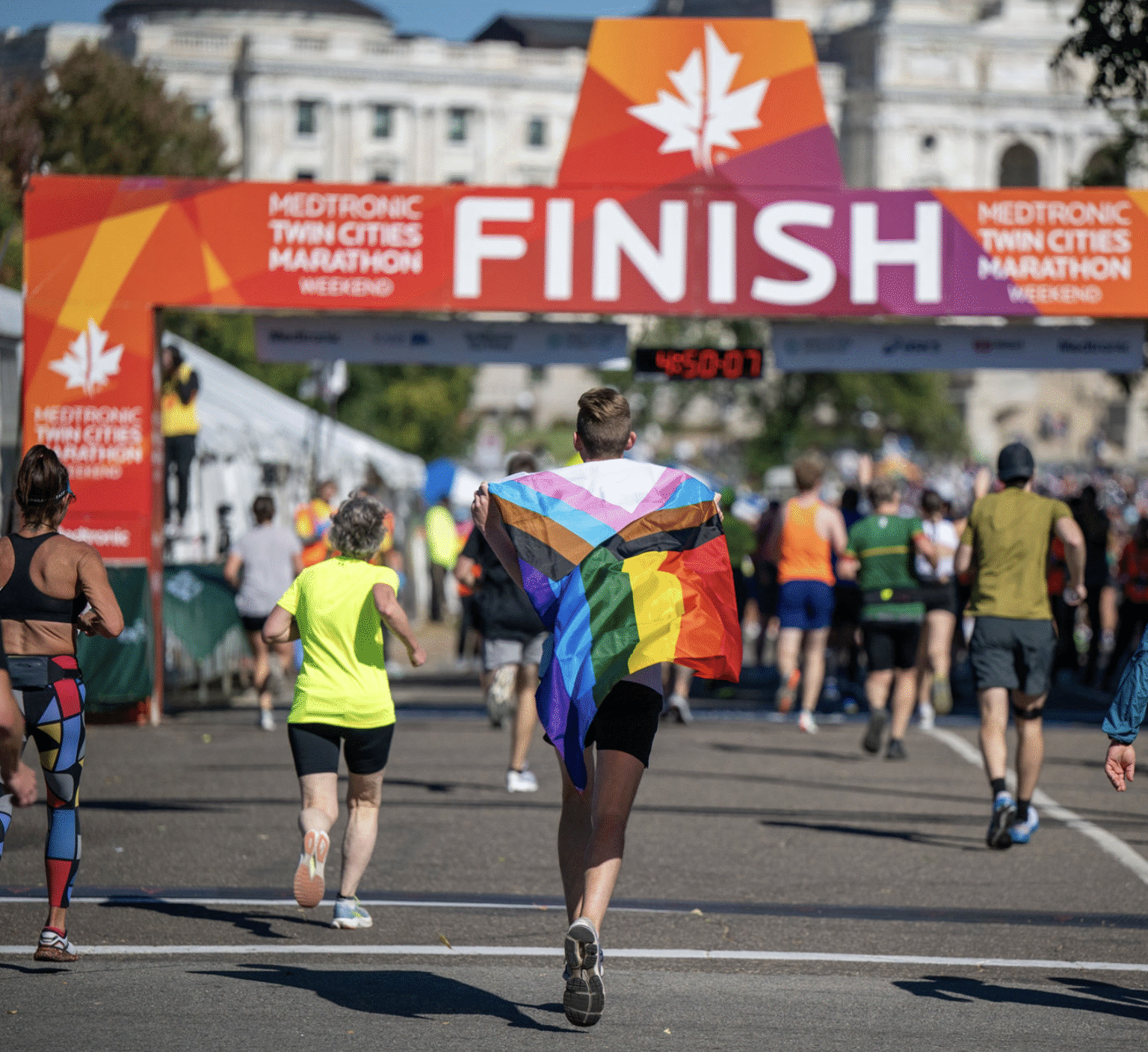 Rainbow Mile Cheer Zone – Twin Cities Pride